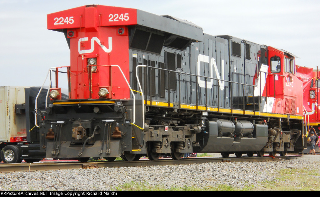 CN 2245